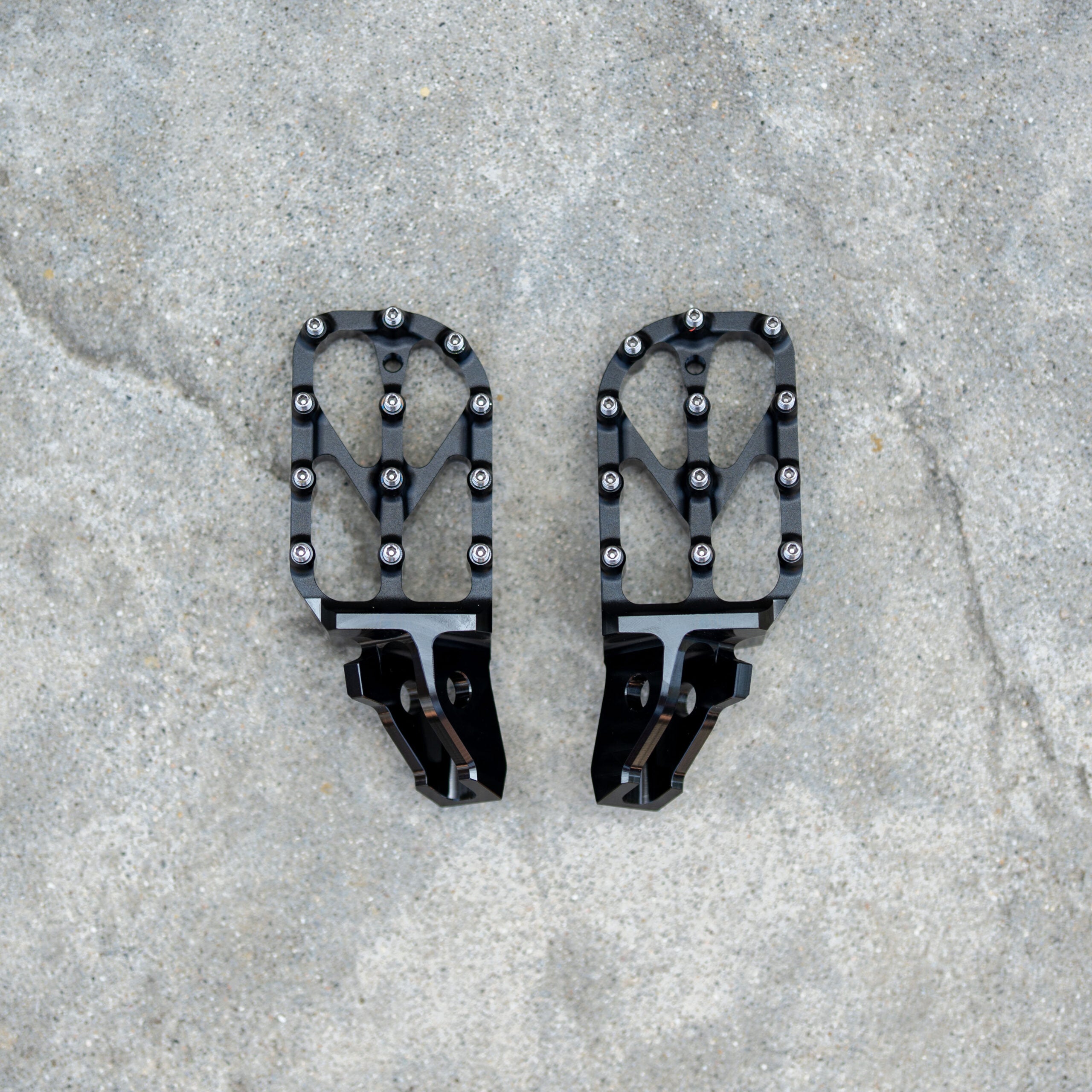 Warp 9 Foot Pegs for Surron Ultra Bee – Rent EBoards